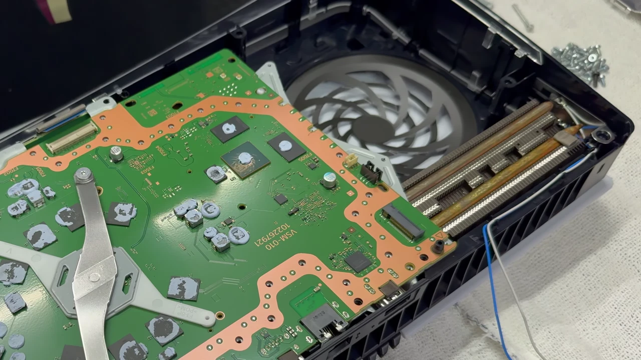 PS5 Pro Teardown: Ein neuer Blick ins Innere der leistungsstärksten ...